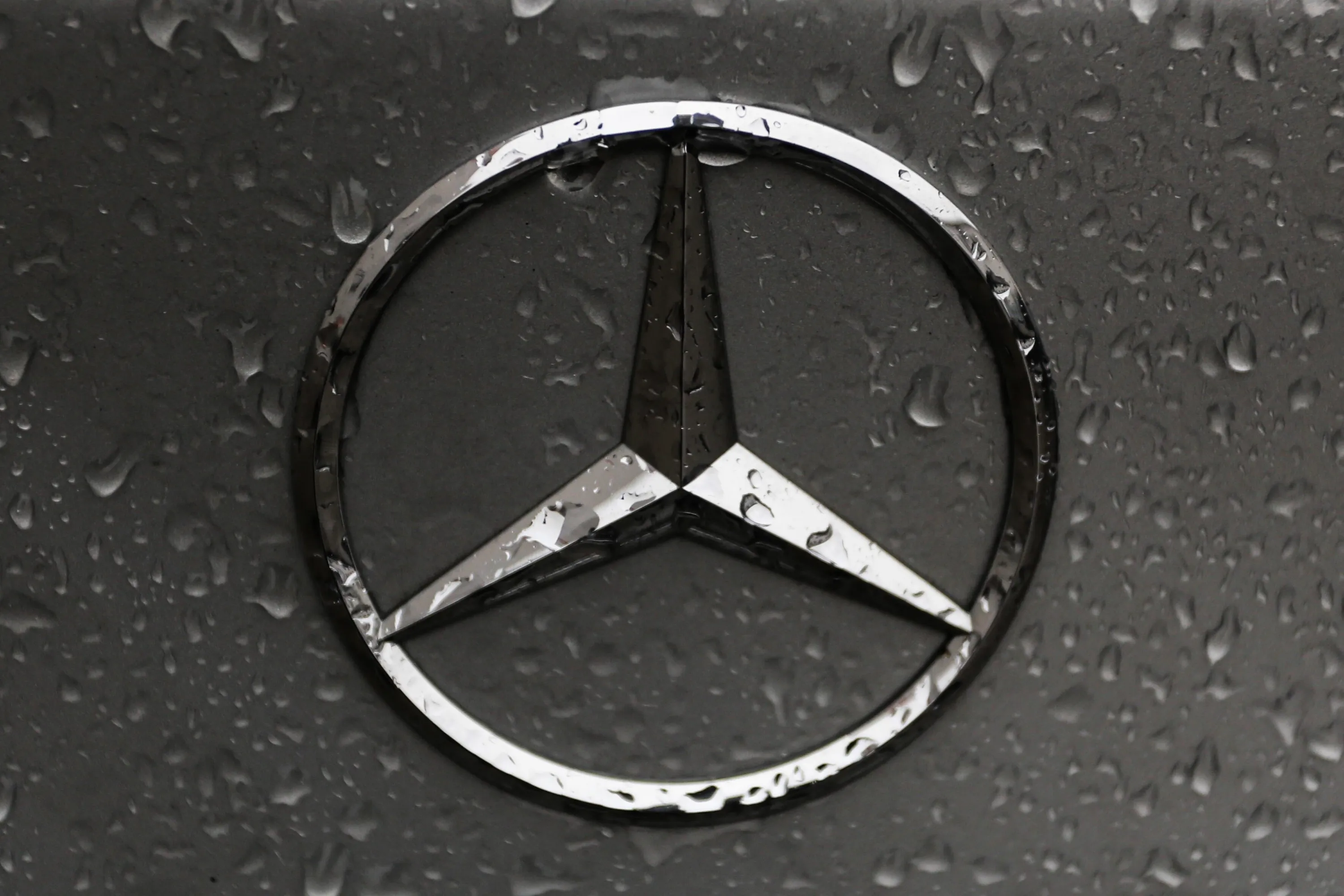 VW-Konzern und Mercedes verkaufen weniger Autos
