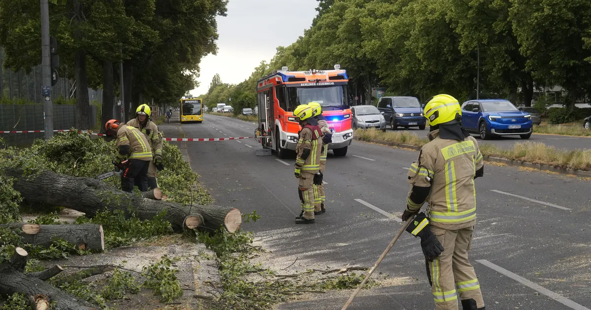Ein Toter und drei Schwerverletzte bei Sturm in Berlin