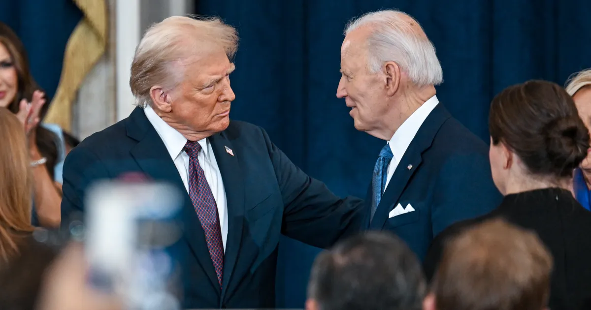 Donald Trump ersetzt Biden-Porträt durch Bild von Maschine
